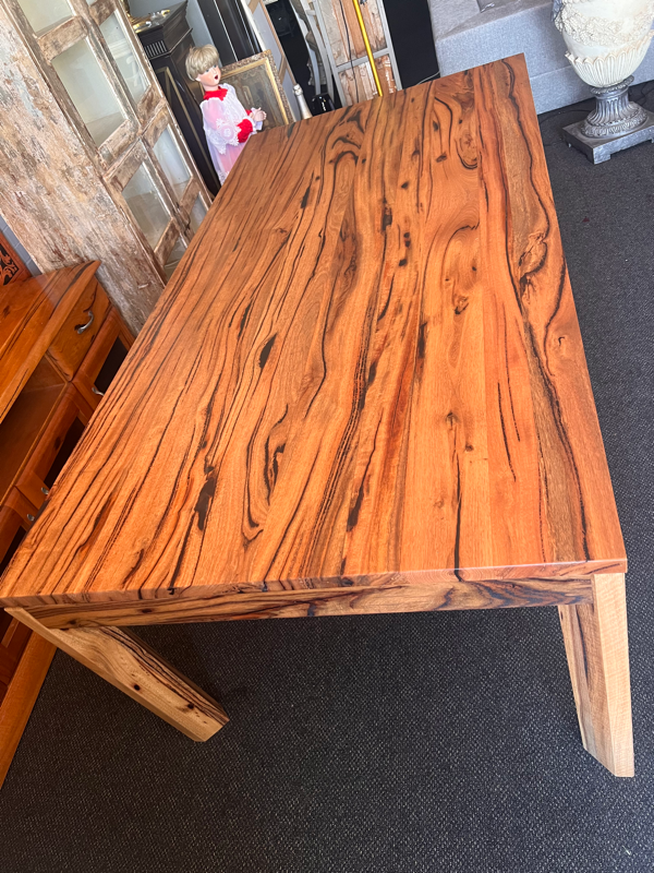 Marri dining table. | Classic Secondhand